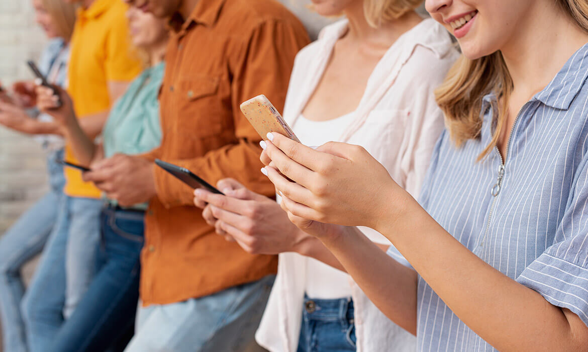 School Districts are Using Buses to Provide Wi-Fi - Axel IPTV